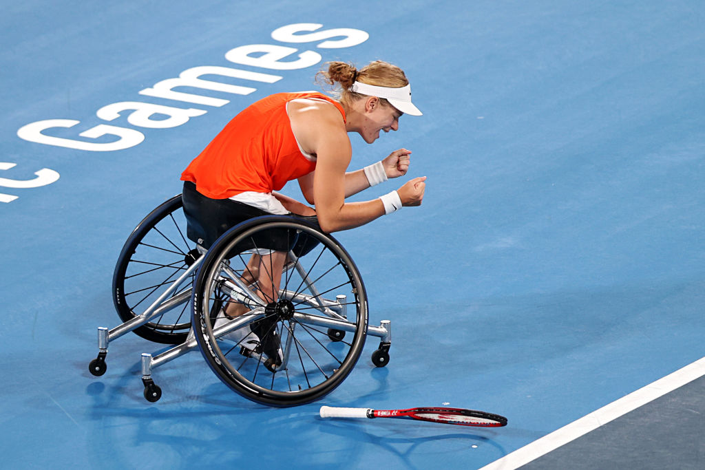 Diede de Groot wins wheelchair tennis gold to stay on track for golden slam