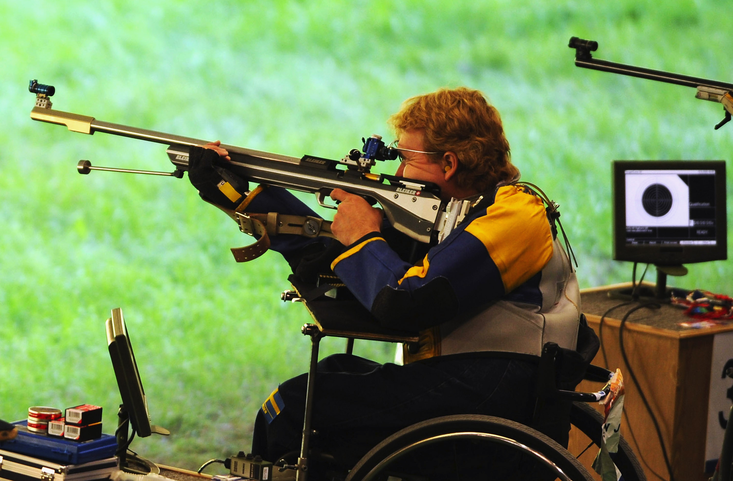 Jacobsson takes world title with final shot in Suhl