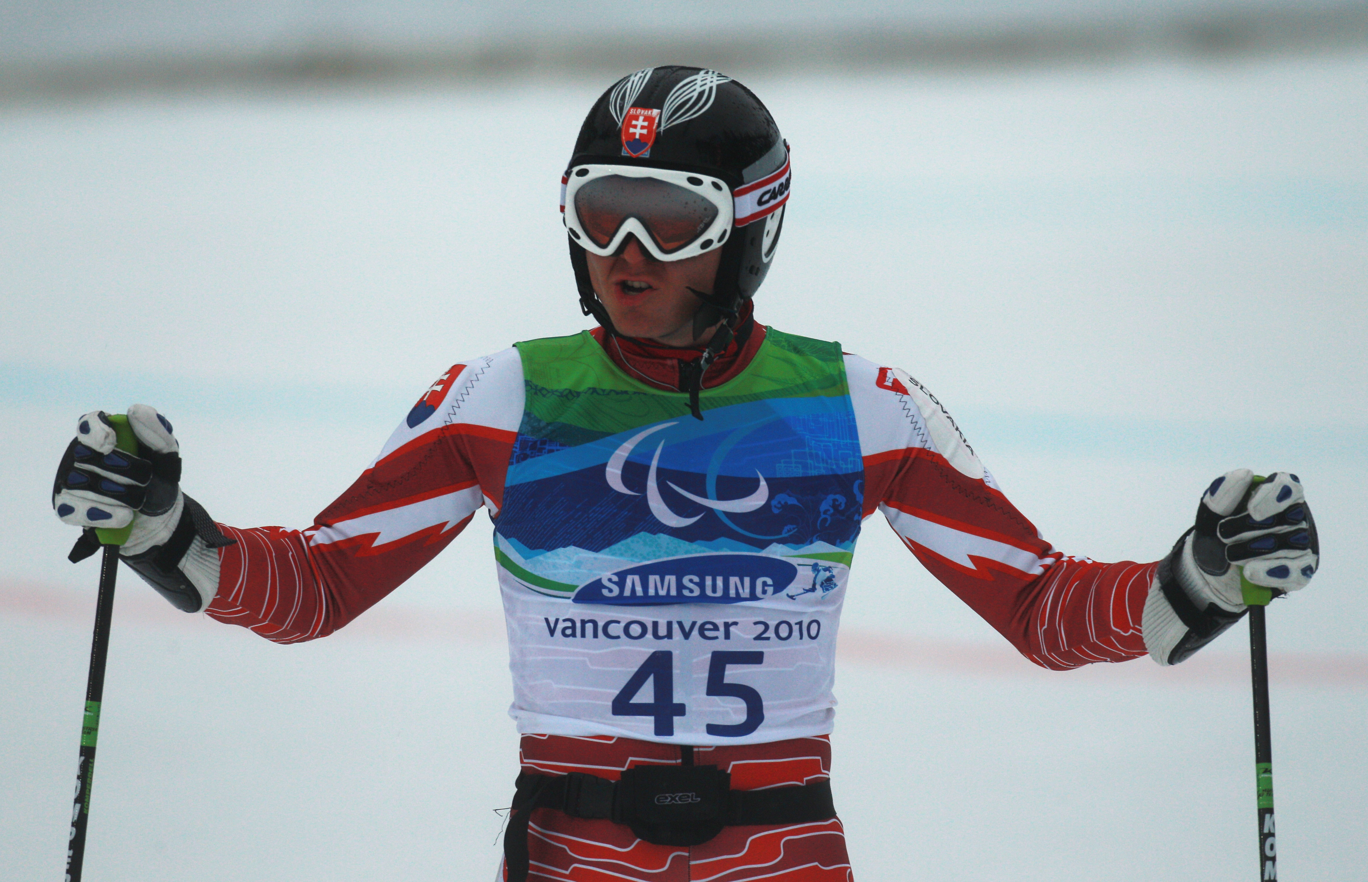 Giant Slalom Races Feature Rain and Great Finishes