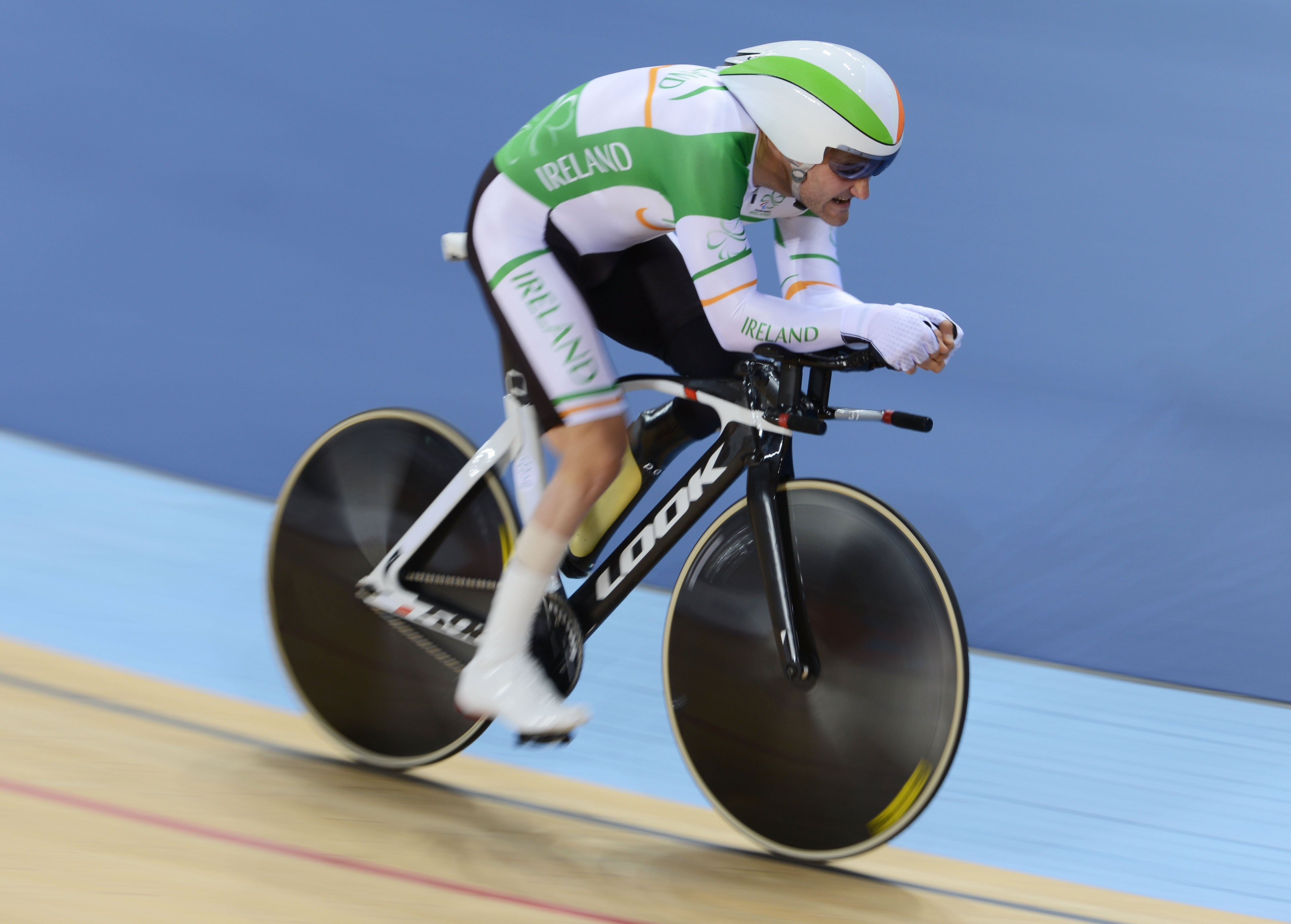 Colin Lynch attempts to break para-cycling’s ‘Hour Record’