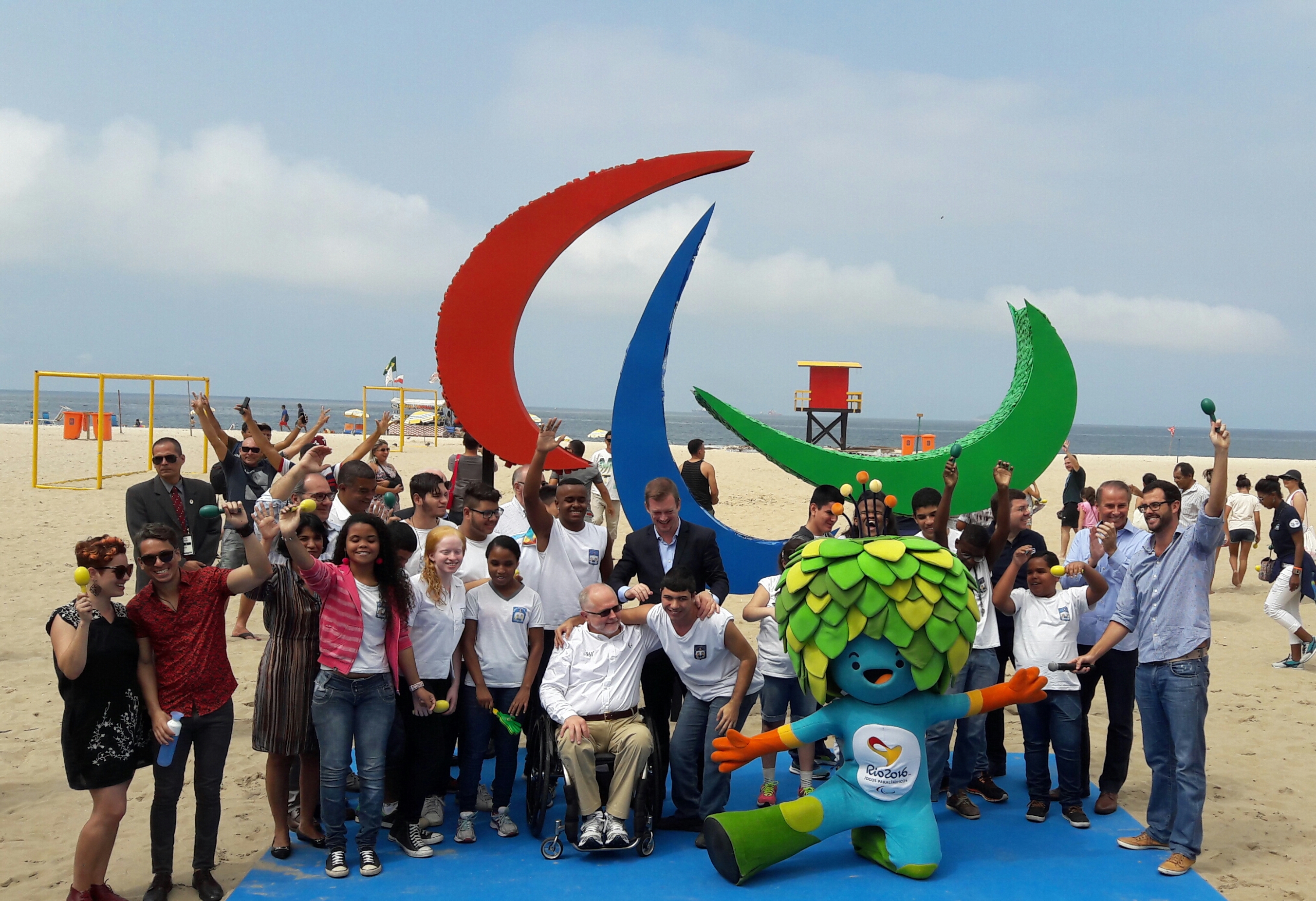 Agitos sculpture unveiled on Copacabana